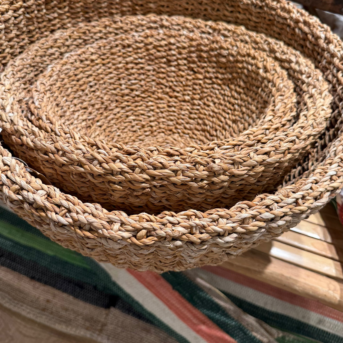 Seagrass Round Bowl – shoppe smitten